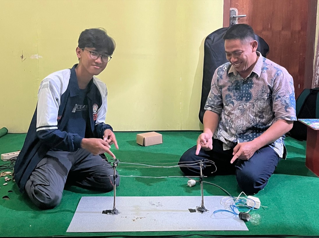 Mahasiswa KKN Undip Gelar Simulasi Kebakaran Listrik dengan Miniatur ...
