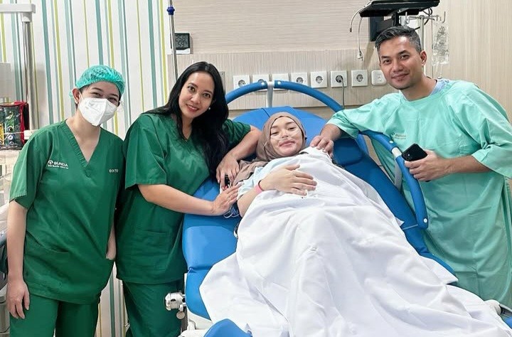 Zaskia Gotik Lahiran Anak ke-3 dengan Normal dan No Drama, Ini Kata ...