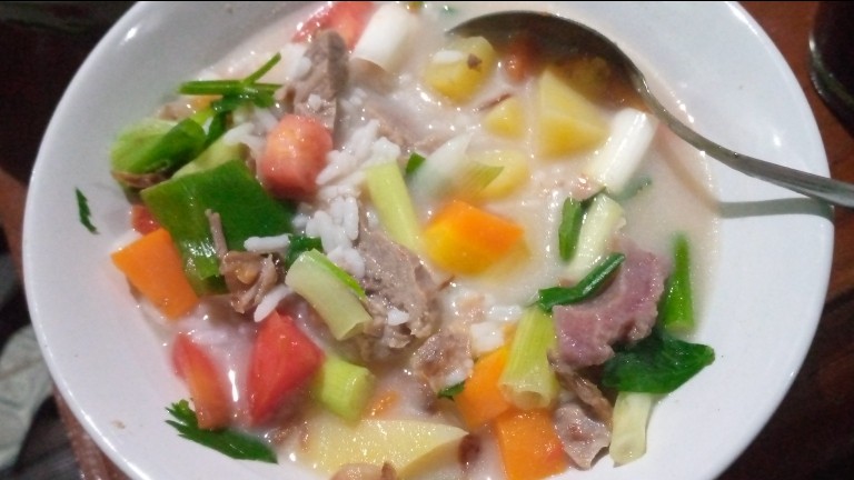 ‎Nikmatnya Santap Soto Daging Sapi Kuah Susu Khas Jakarta | NNC Netralnews