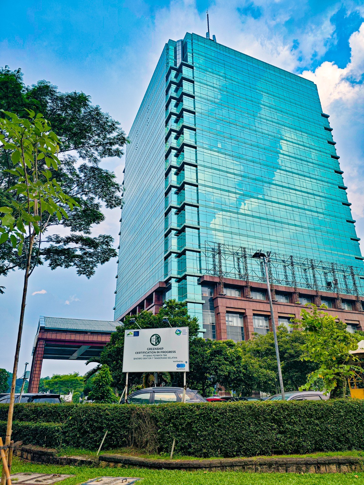 Jalankan Prinsip Keberlanjutan, Bank Permata Bintaro Raih Sertifikat ...