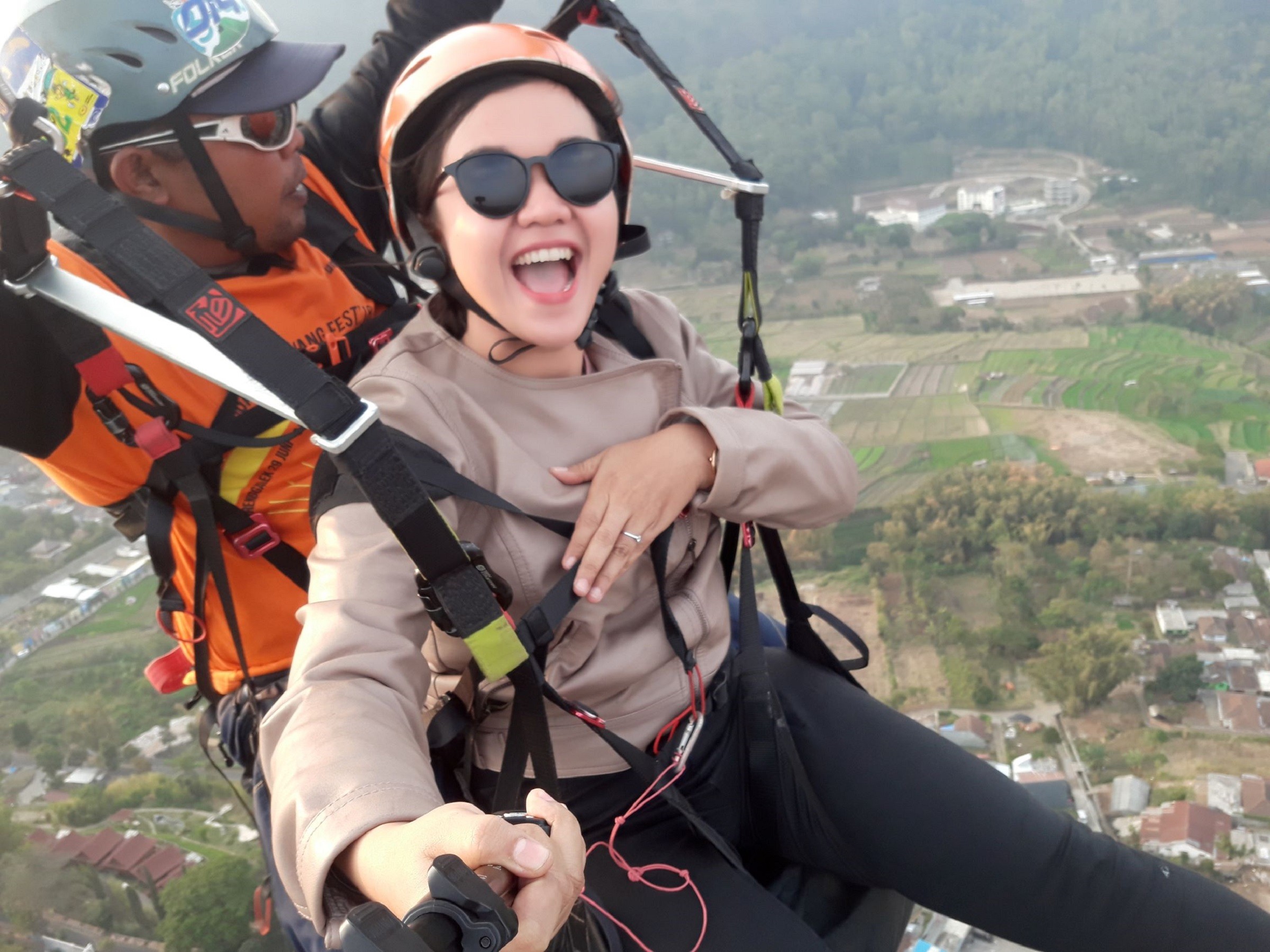 Wisata Paralayang Batu 2025: Sensasi Terbang di Atas Kota Apel | NNC ...