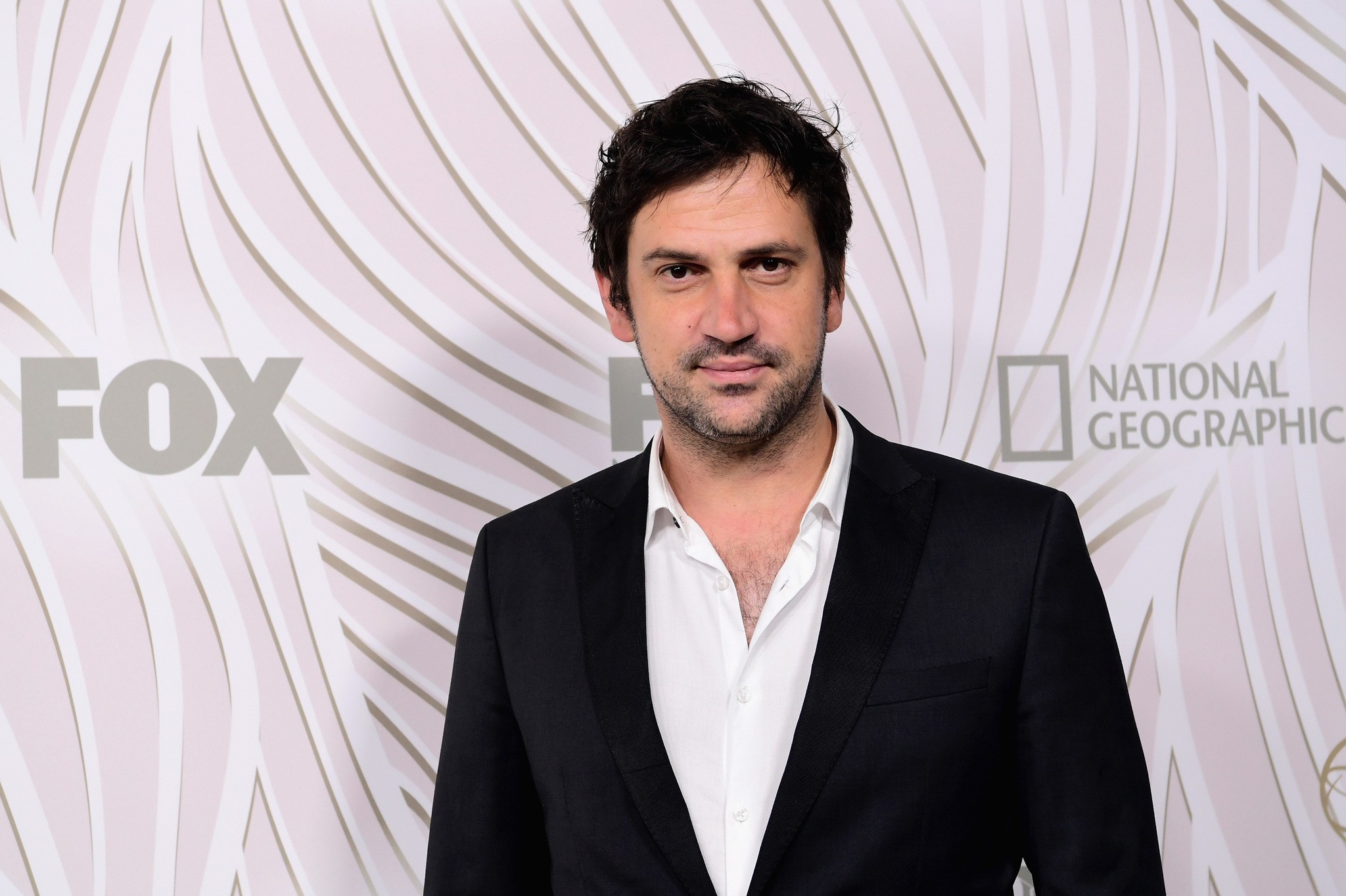 Goran Bogdan: Jejak Karier dan Kehangatan Karlo di Film "Sore: Istri ...