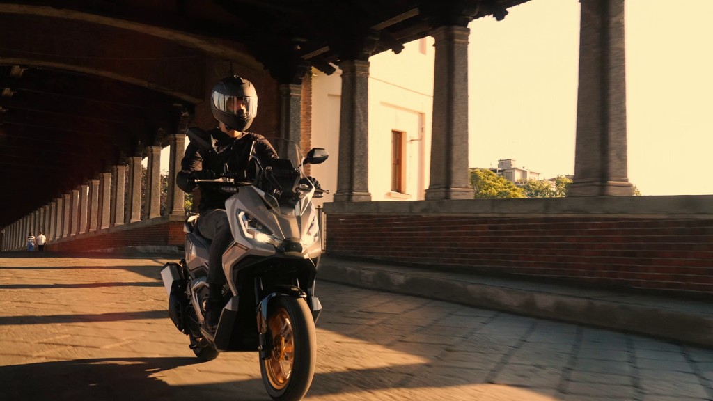 Skuter Petualang Kekinian, Keeway XDV 180 Evo Siap Guncang Pasar! Cek ...