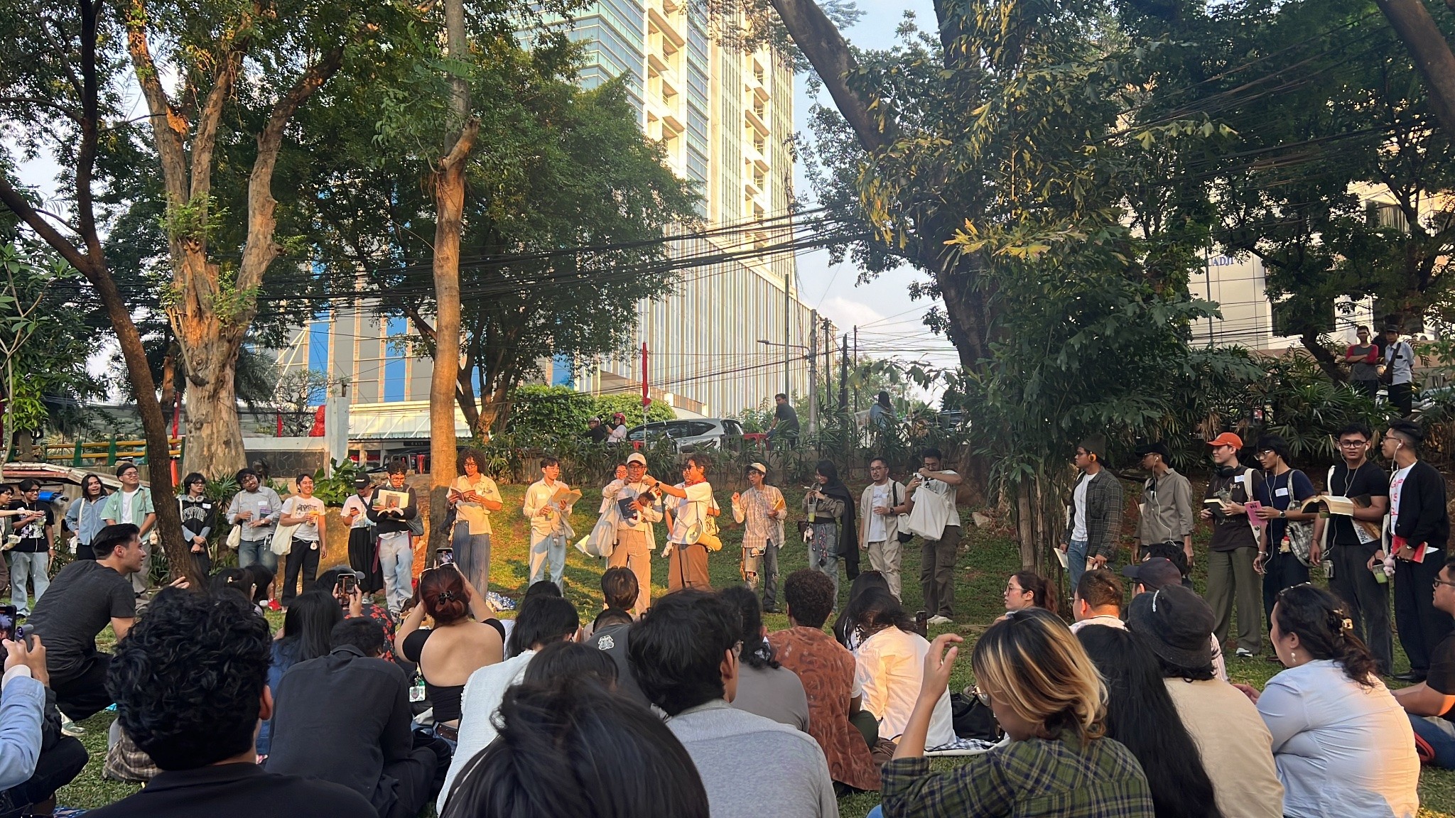 Tote Bags, Books, and Matcha: What's behind Gen Z's Performative Males ...