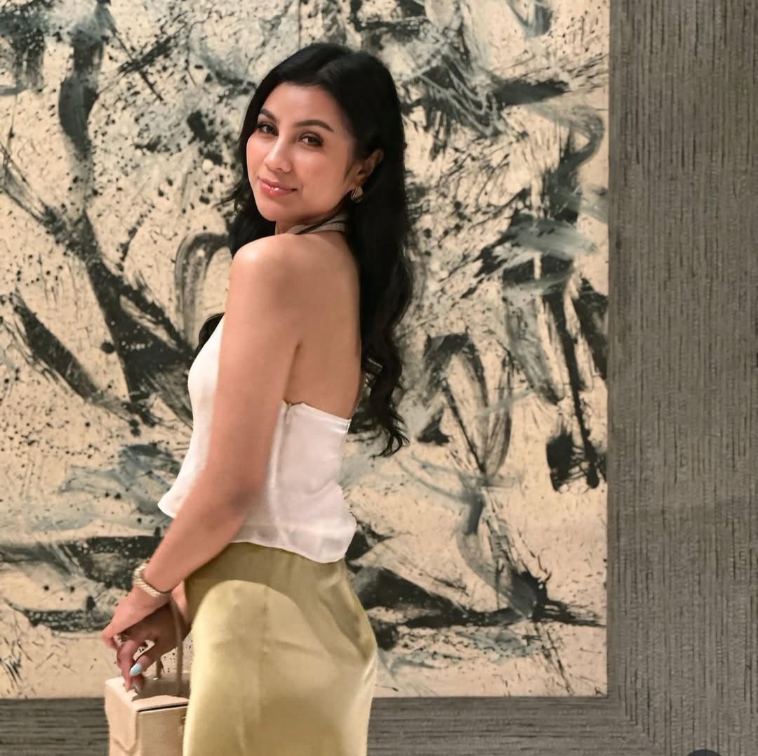 Gaya Feminin nan Anggun Yoan Clara, dokter dengan Aura Berkelas | NNC ...
