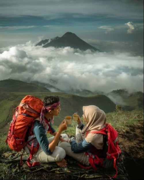Pendaki Gunung: Antara Hobi, Tantangan, dan Filosofi Hidup | NNC Netralnews