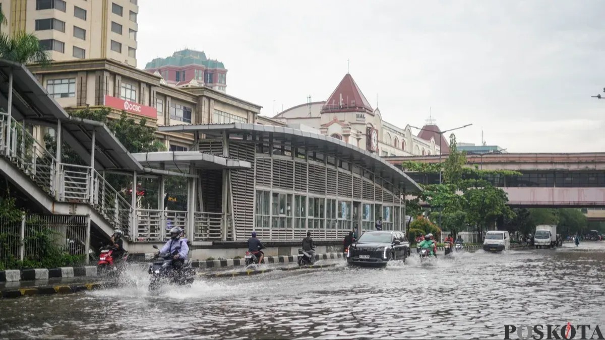 Heavy Overnight Rain Causes Widespread Flooding in Jakarta | NNC Netralnews