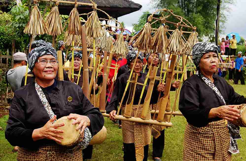 Angklung Gubrak, Warisan Penghormatan Dewi Padi - News+ on RCTI+