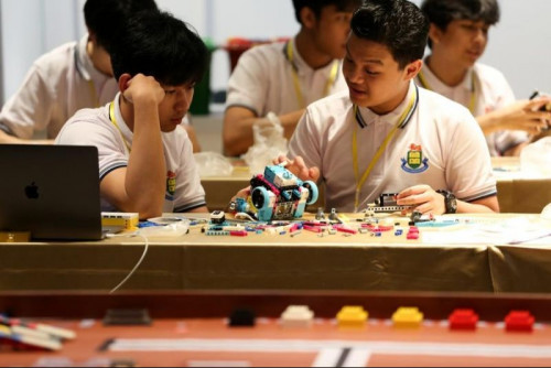 Wow, Inovator Muda Myanmar Pamerkan Robot-Robot Karya Mereka untuk ...