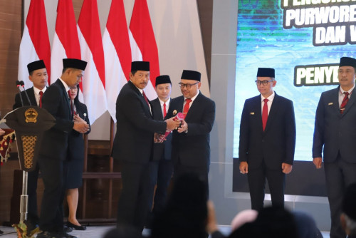 Endi Faiz Effendi SPi MA Ditunjuk sebagai Pjs Bupati Purworejo | NNC ...