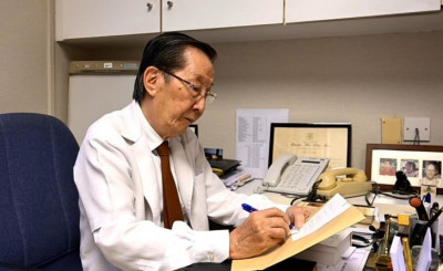 Usia 93 Tahun Masih Aktif Bekerja, Dr Charles Toh Chai: Pensiun akan ...