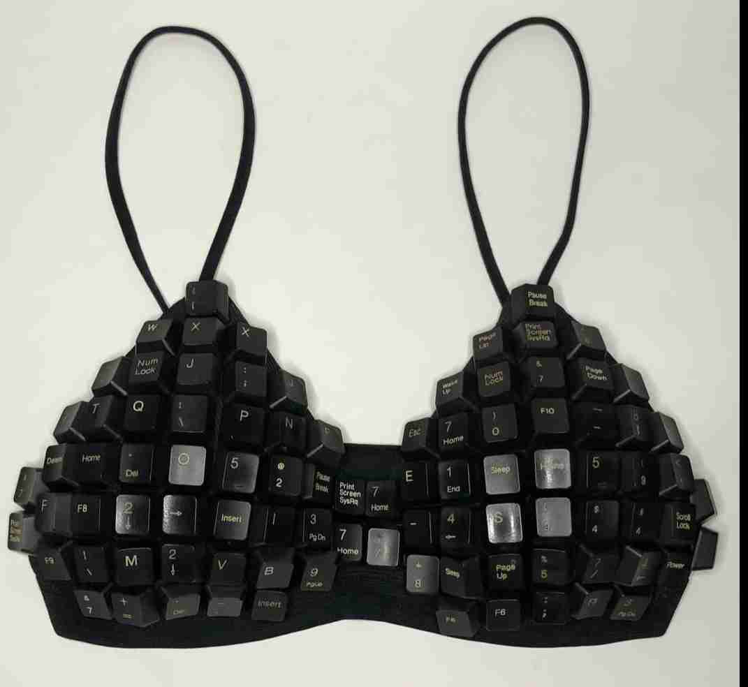 Wow Keren, Seniman Asal Indonesia Bikin Bra dari Keyboard Bekas - News+ ...