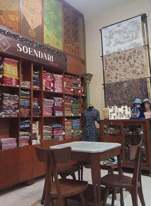 Soendari Batik & Art Menggerakkan Industri Seni Lokal dan Memperkuat ...