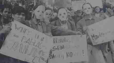 Potret Demonstrasi Mahasiswa Saat Krisis Moneter 1998 di Malang | NNC ...