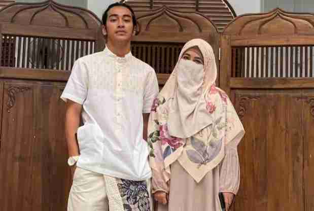 Umi Pipik Dikatai Kadrun karena Pakai Cadar, Abidzar Bela: Kebanyakan Mabok Agama Nih | NNC ...