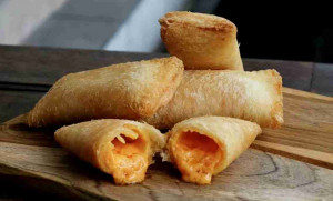 Resep Roti Goreng Telur Asin untuk Sarapan atau Bekal, Isinya Meleleh ...